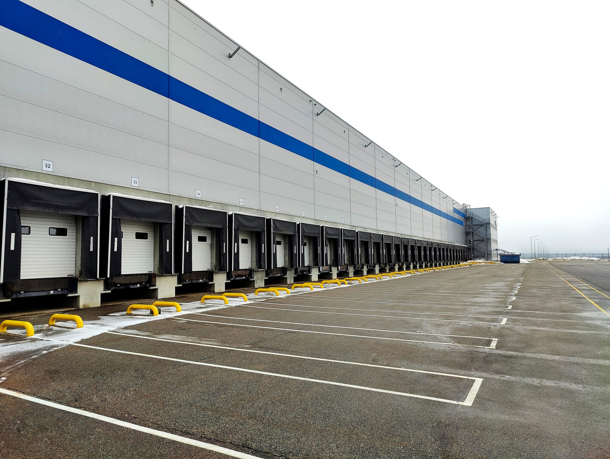 How Distribution Centers Use High-Density Concrete Floors for Winter ...